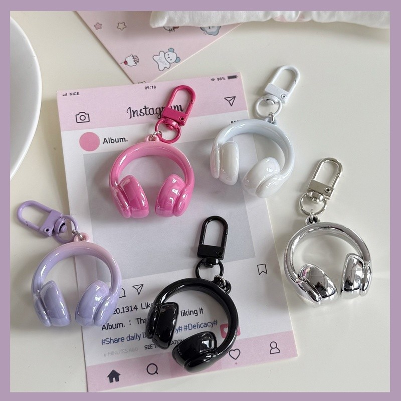 Cute Keychain Sweet Cool 3D Earphone Keychain Couple Matching Aesthetic ...