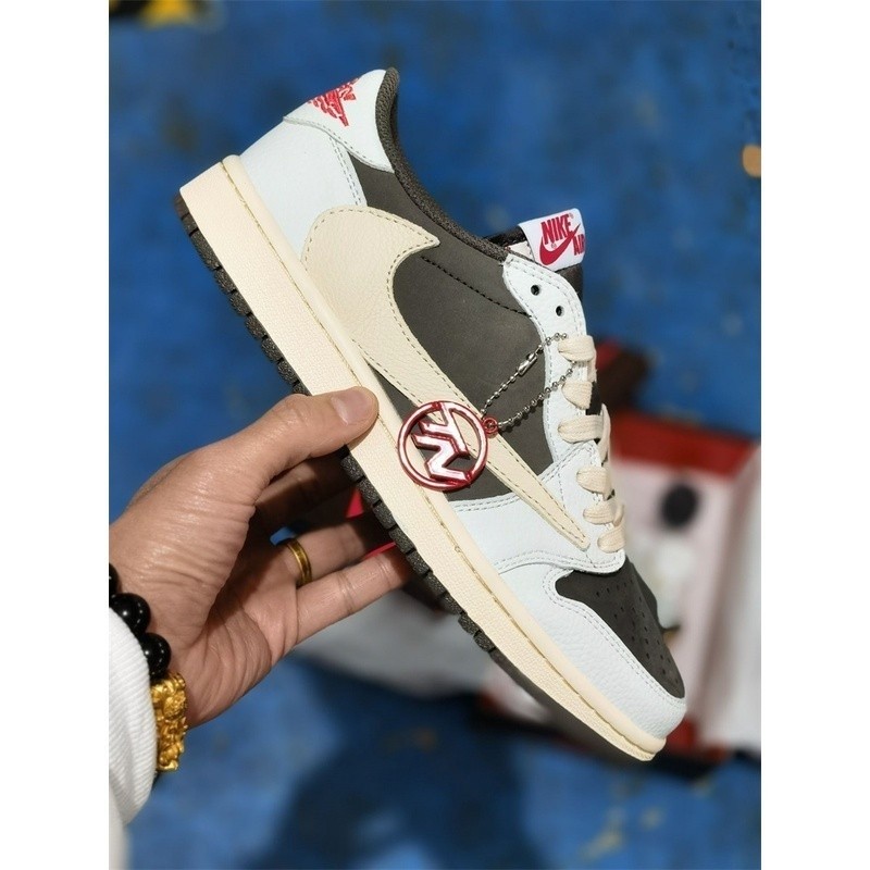 Travis Scott x Air Jordan 1 low OG SP "Sail and Ridgerock" AJ1Gray ...