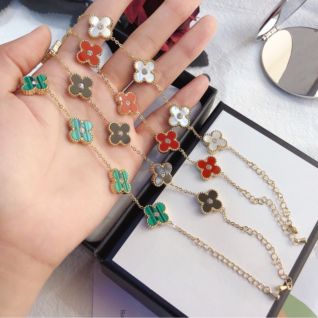 Casual Van Cleef & Arpels Bracelet Delicate Bangle Hollow Letter Logo ...