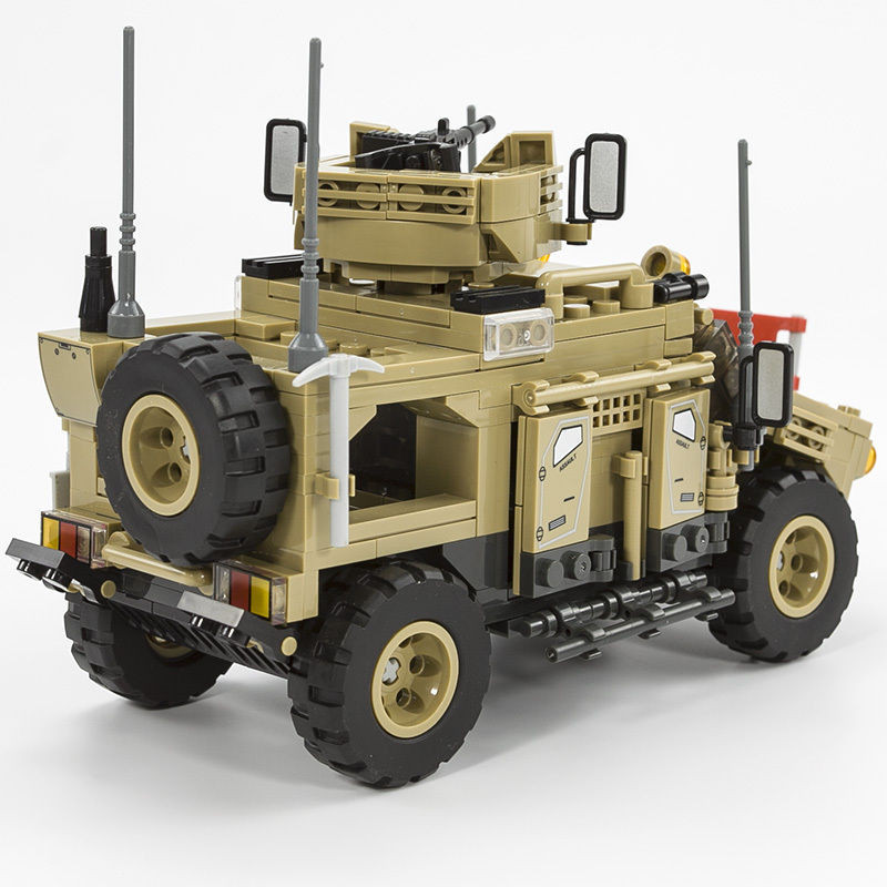 Army mine-proof and anti-ambush armored vehicle Desert Humvee off-road ...