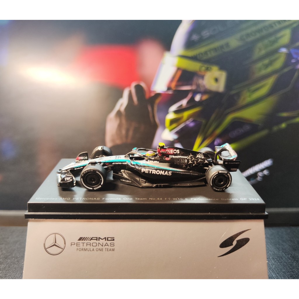 F1 Racing Model 1: 64 SPARK Mercedes Benz W15 Hamilton Balin Station ...