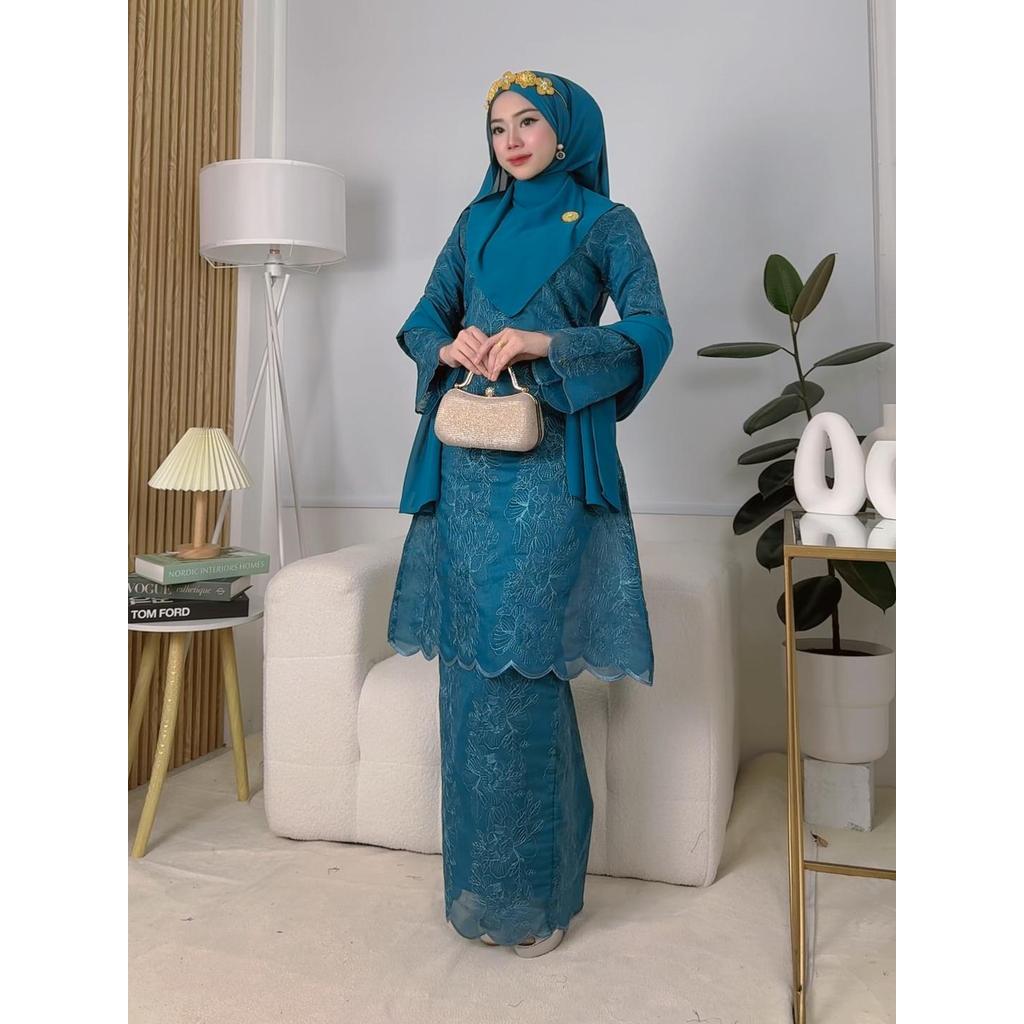 IRIS RAFAEL Helena Kurung Riau Dewasa | Organza Embroidery | Floral ...