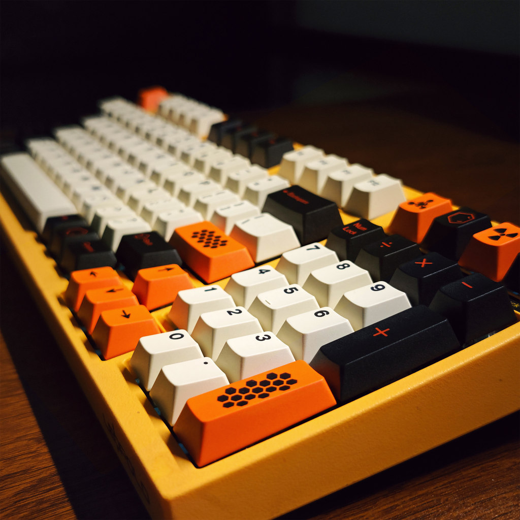 GMK Carbon Keycap Set 187 Keys Black Orange White Colorway PBT Dye ...