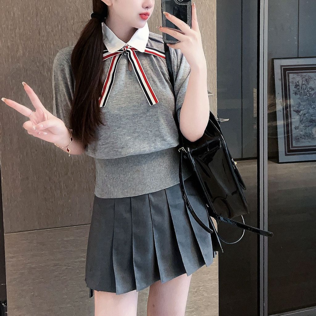 Thom Browne Preppy Style Short Sleeve T-Shirt - Thin Wool Knit with Red ...