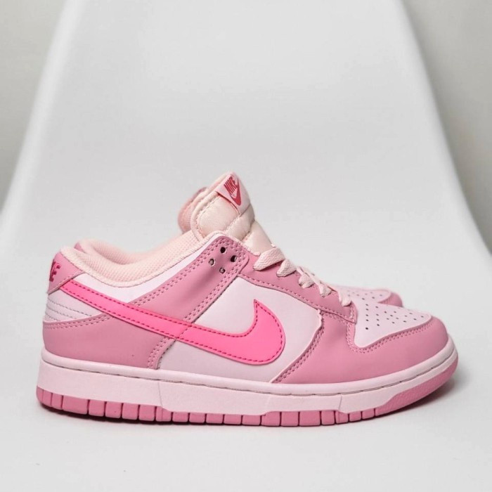 Nike SB Dunk Low triple pink women's sneakers | Shopee Malaysia