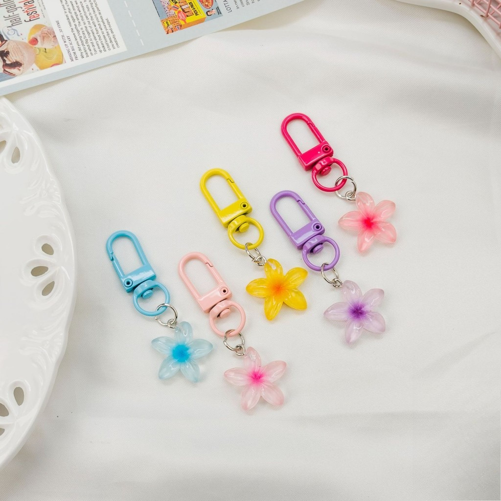 Color Buckle I76 Transparent Small Flower Keychain Female Style Cute ...