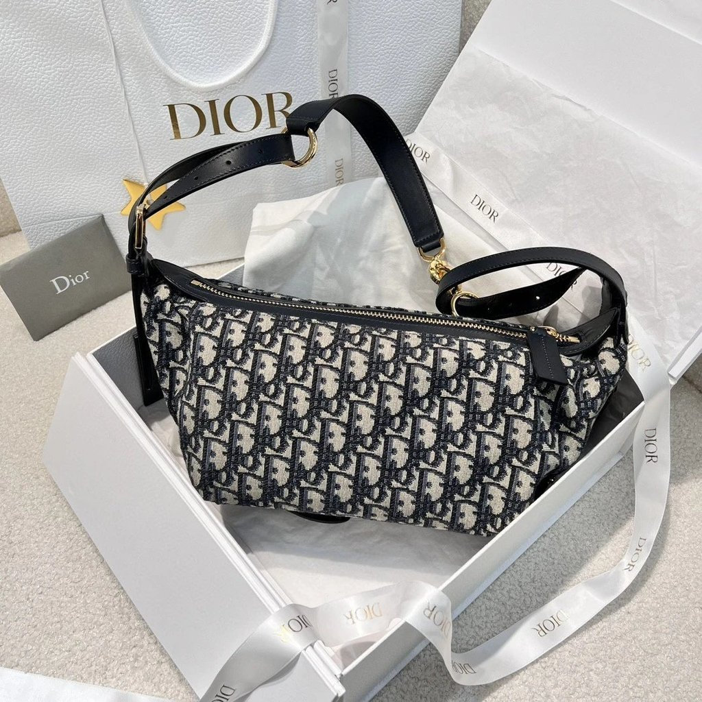 Dior, New Product D-journey Ingot Lunch Box Underarm hobo, Presbyopia ...