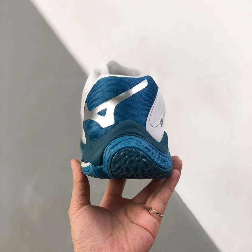 3FQ5 Mizuno WAVE LIGHTNING Z8 Volleyball shoes, training shoes ...