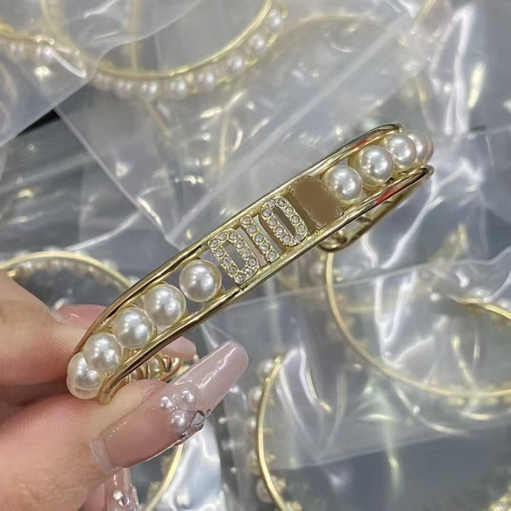 DI0R Original Label 1: 1 Pearl Diamond Bracelet Enamel Letter Bracelet ...