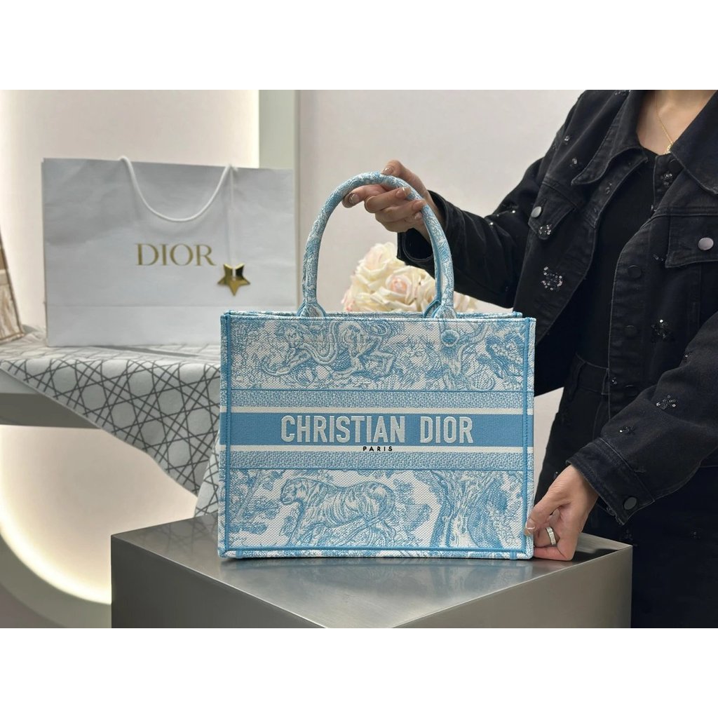 Dior [High Version] Sky Blue Tiger Medium Tote Bag | Shopee Malaysia