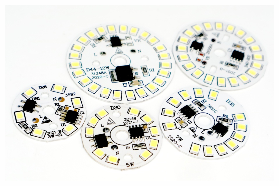 Got Liang LED Chip 3W 5W 7W 9W 12W for Light Bulb 90 Lumen/W 2835SMD ...