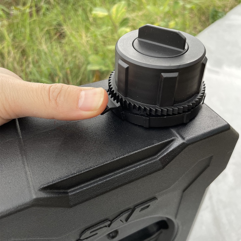 0.7Gallon Gasoline Pack Oil Barrel Gas Container 2.5L Mini Fuel Can ...