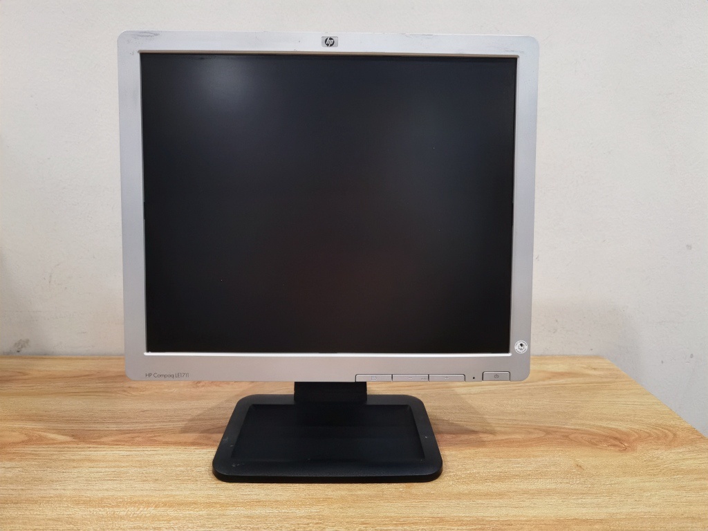 Monitor HP Compaq L1710 - L1711 - LCD - 17" Resolution 1280 x 1024 used ...