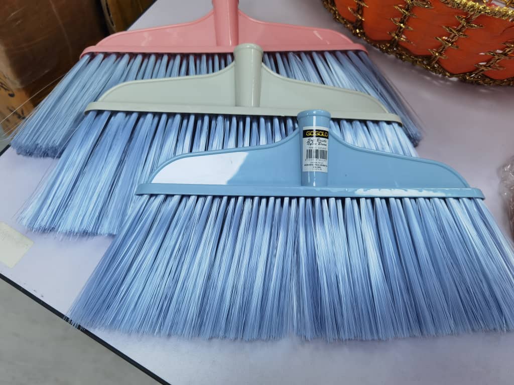 Soft Broom Head Penyapu Plastik Curve & Bristle Household Office Broom ...