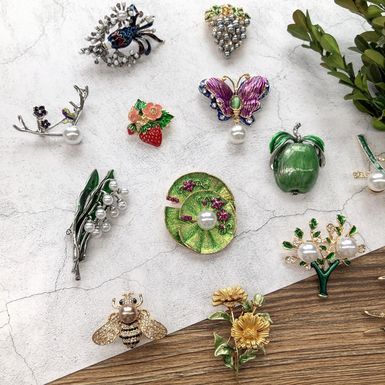 Vintage Fairy Tale Versatile Brooch Insect Bee Pearl Brooches ...