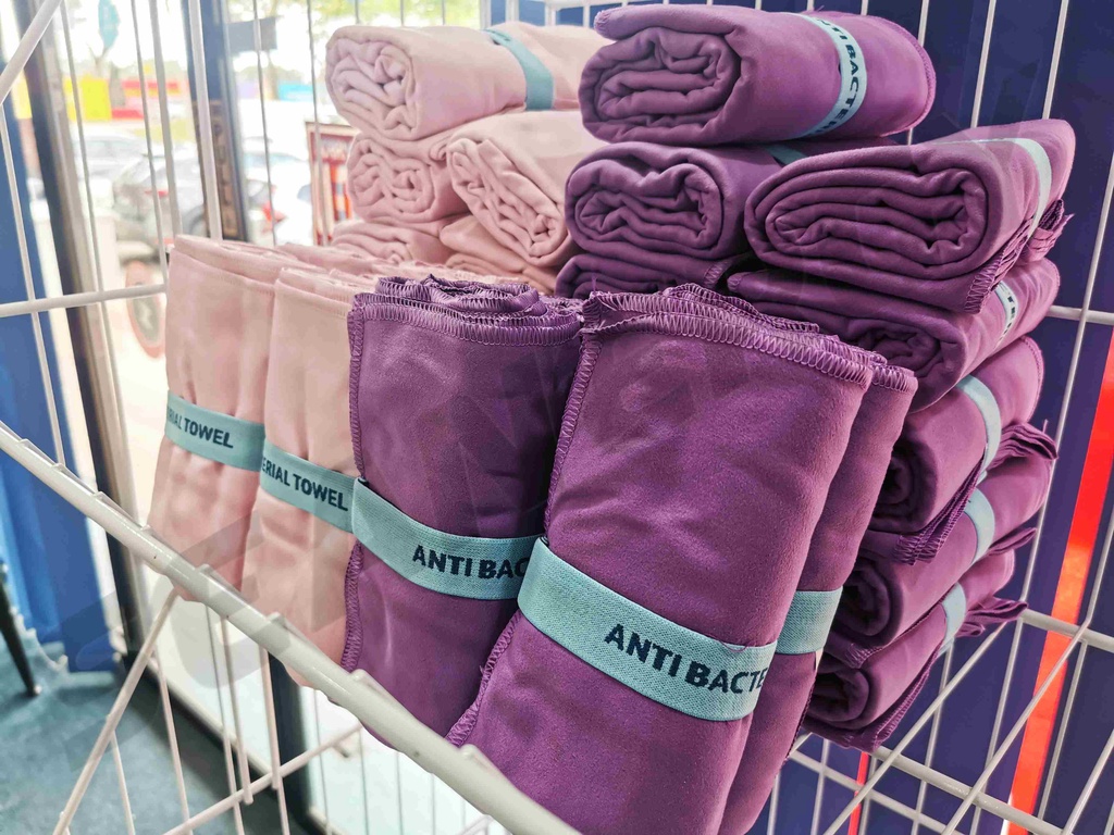 ULTIFRESH Anti Bacterial Quick Dry Bath Towel Foldable Super Compact ...