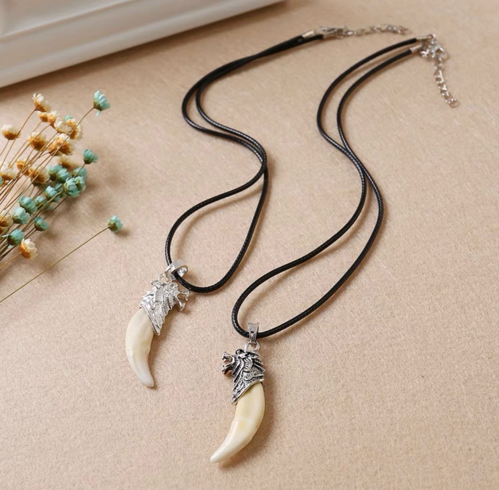 Antique Resin Pendant Necklace Gothic Punk Wolf Tooth Rantai Tali Hitam ...