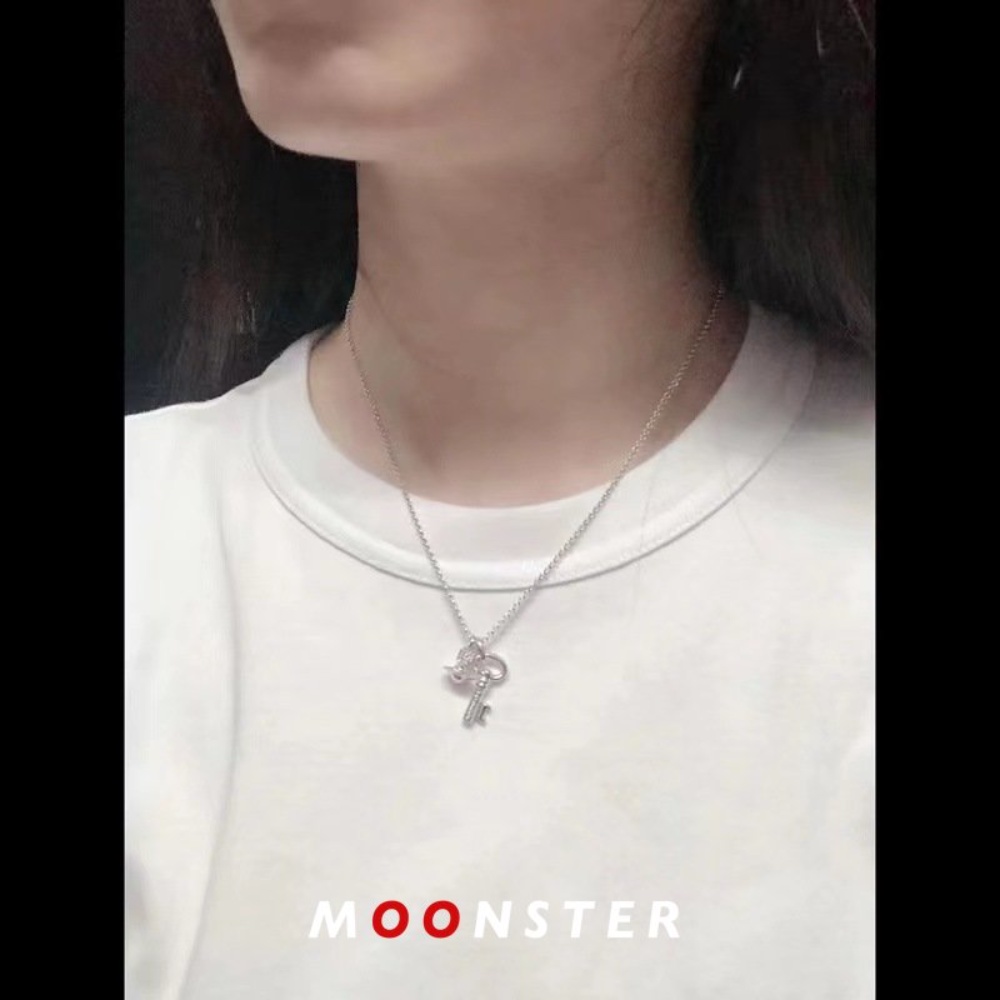 Western Empress Dowager Vivian Saturn Key Necklace Couple's Same ...
