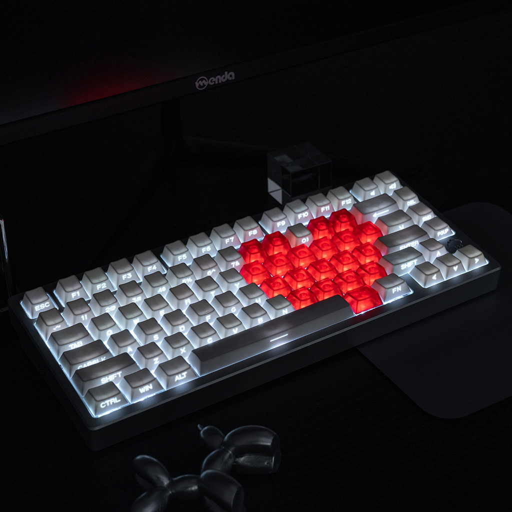 21 pcs Transparent Heart-Shaped Keycaps Foggy Black Red RGB Love ...