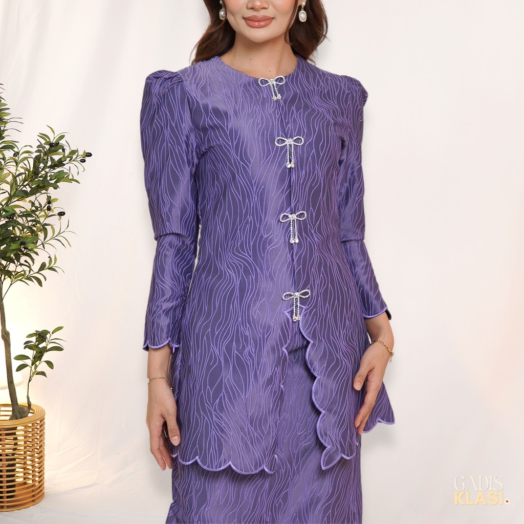 MELUR KURUNG by Gadis Klasi • Baju Kurung Moden Brocade Puff Shoulder ...