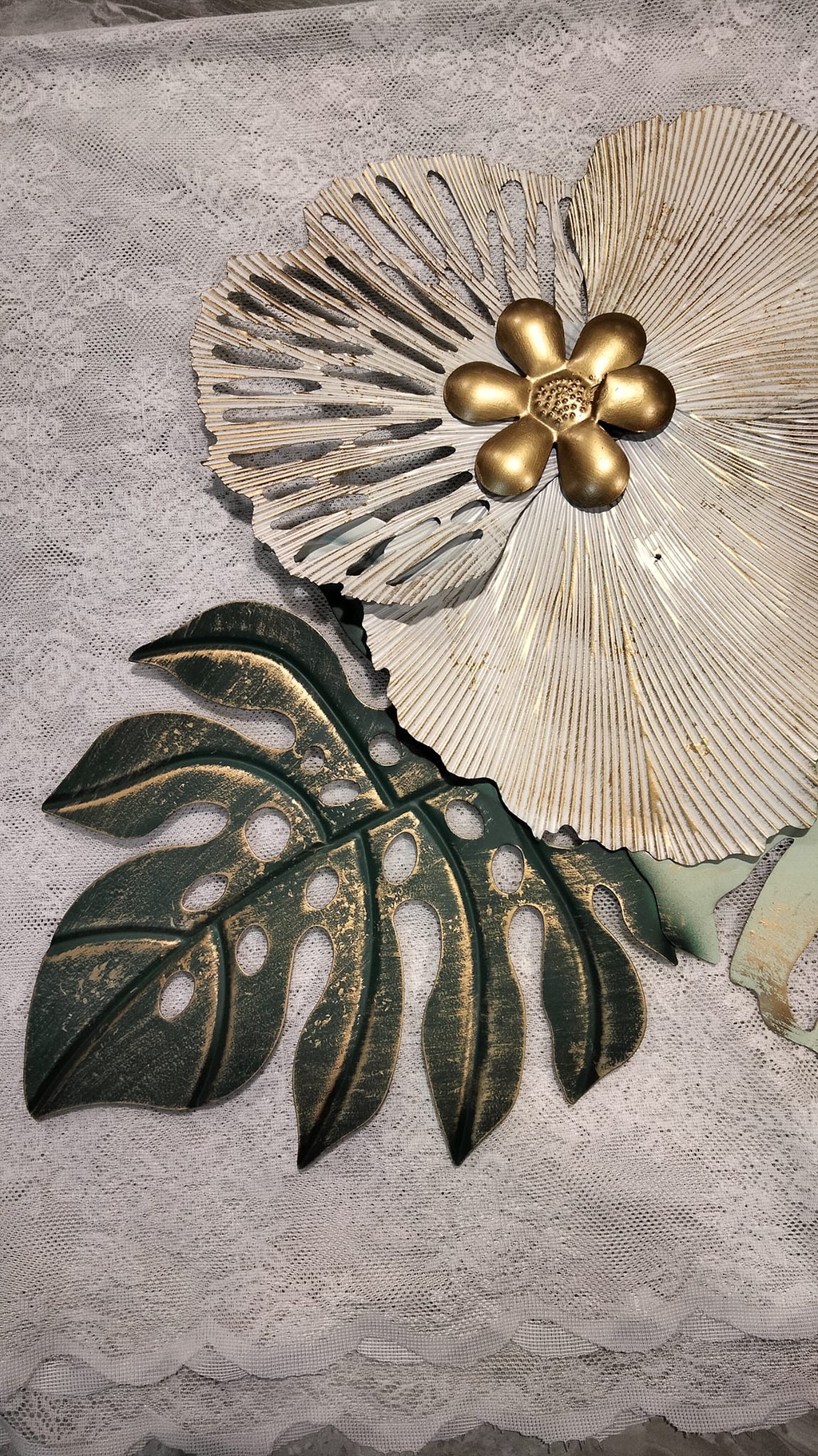 Romantika Wall Decor Floral Frame Iron Metal Wall Hanging Wall Hanger ...