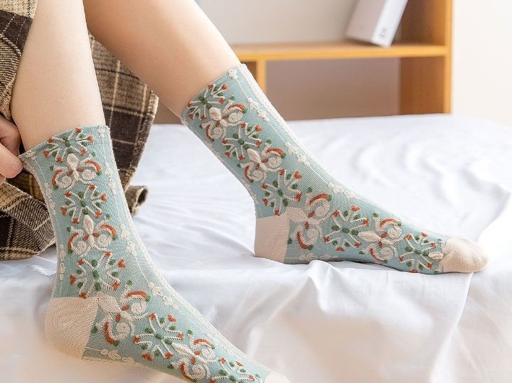 Ladies Palace Style Retro Three-dimensional Embossed Socks Sweet Cute Mori Casual Wear Mid-tube ...