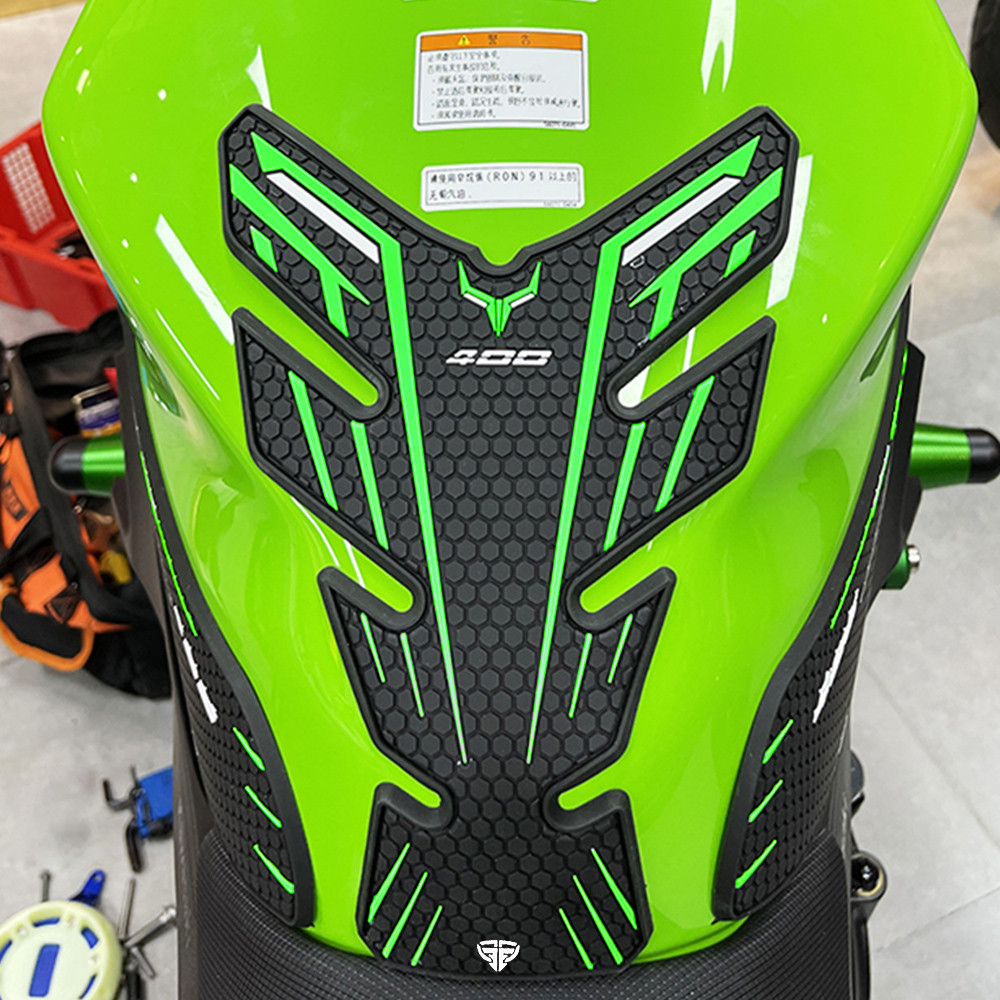 Kawasaki Z400 Tank Pad Protector Sticker Rubber Decal Gas Fuel Knee ...