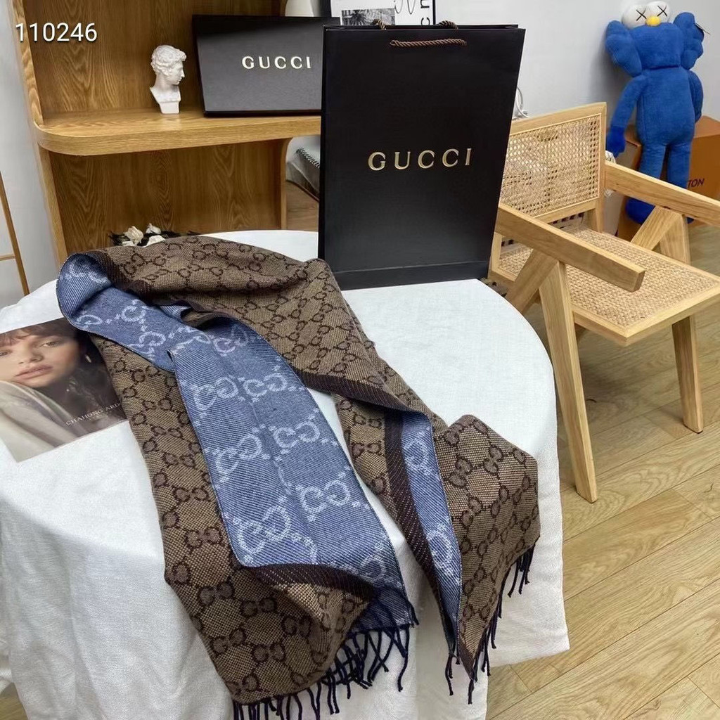 Gucci GUs New Niche Double-sided Denim Scarf Has A Stunning Color ...