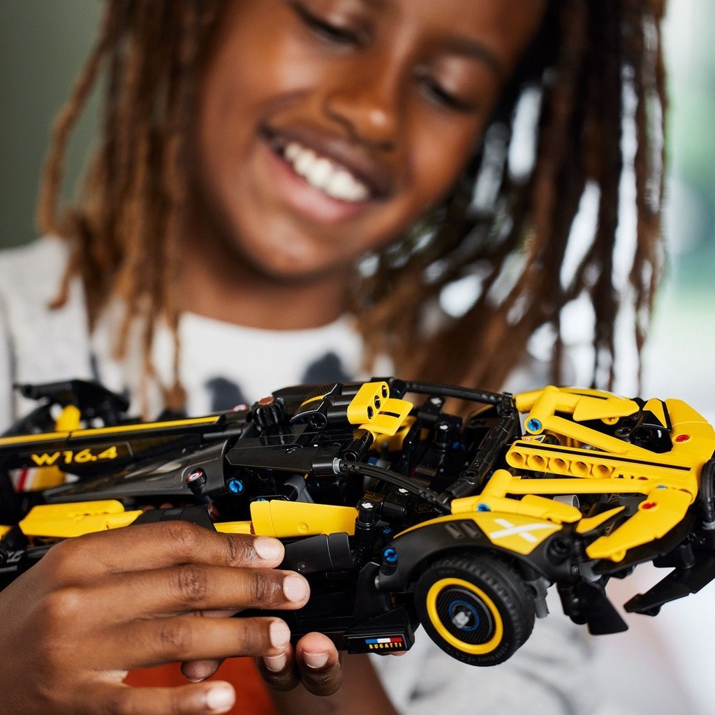 LEGO Technic 42151 Bugatti Bolide Building Toy Set (905 Pieces ...