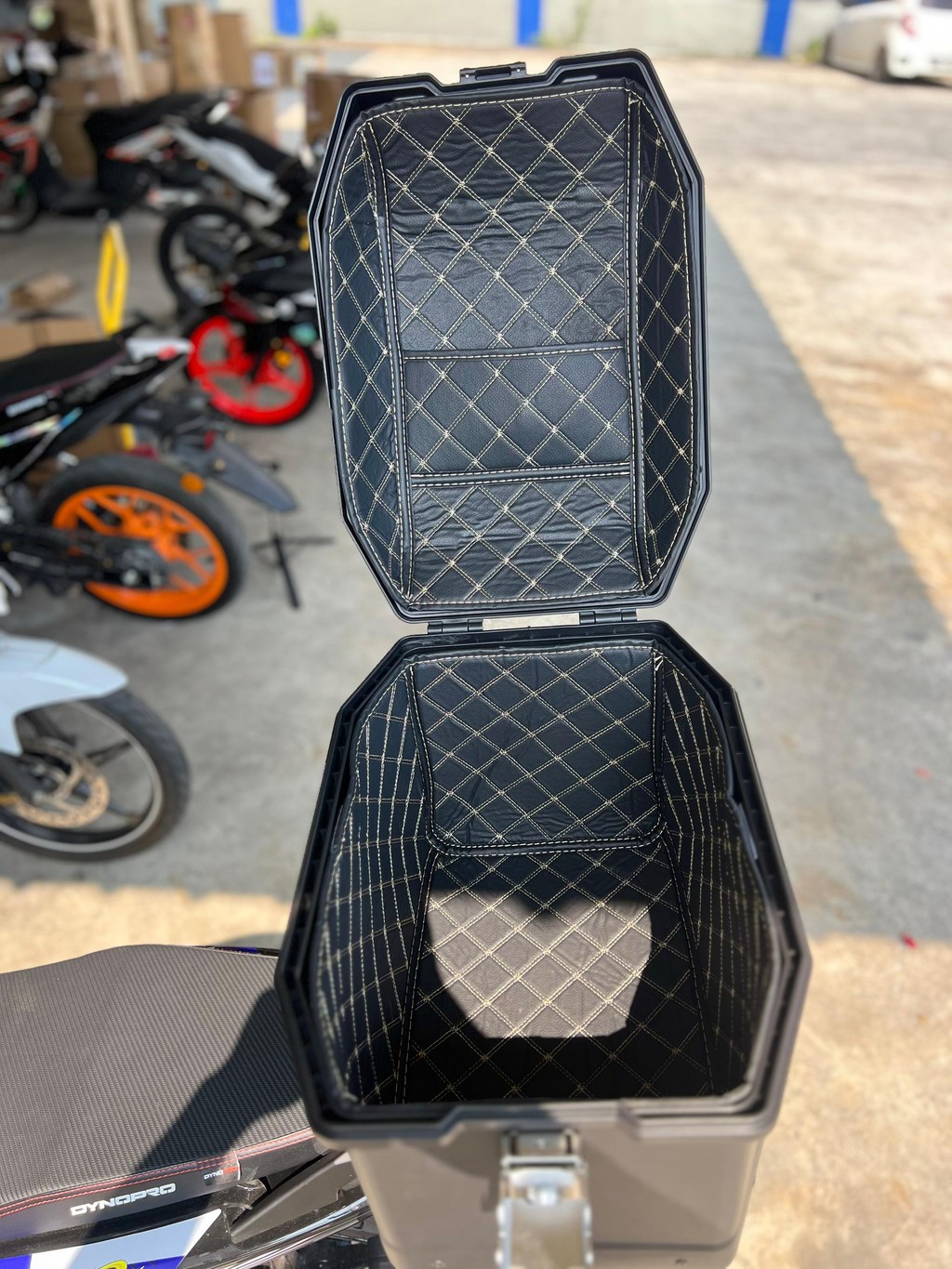 HYPERBOX V3 ABS TOP BOX HS45L BLACK | Shopee Malaysia