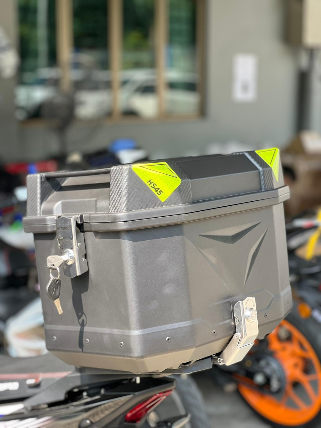 HYPERBOX V3 ABS TOP BOX HS45L BLACK | Shopee Malaysia