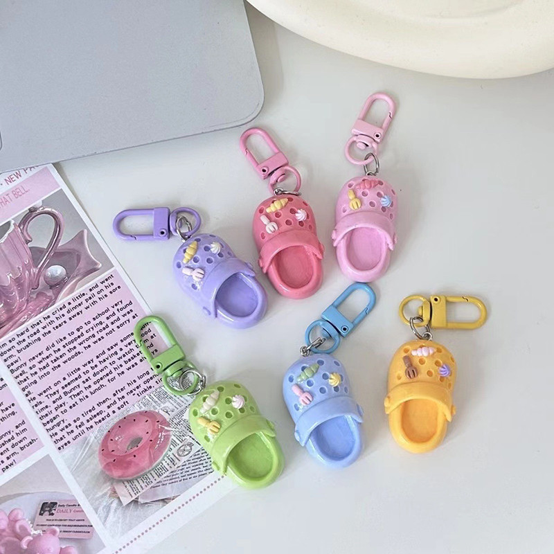 Cute 3D Mini Slipper Shoes Keychain for Women Men Beach Hole Little ...