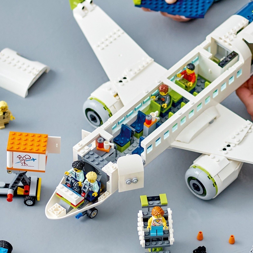 LEGO City 60367 Passenger Aeroplane Building Toy Set (930 Pieces ...