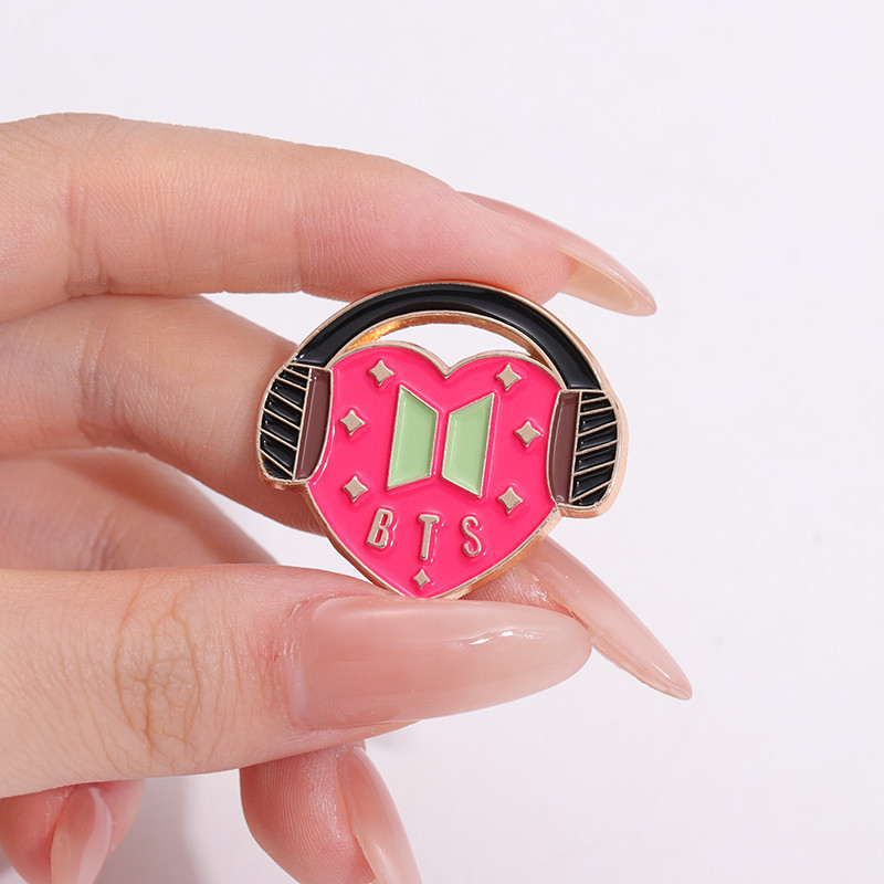 "BTS" Korean Boy Group Enamel Brooch Music Love Backpack Badge Gift To ...