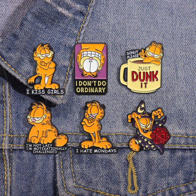 28 Styles The Garfield Show Pin Brooch Cartoon Cat Garfield Metal Badge ...