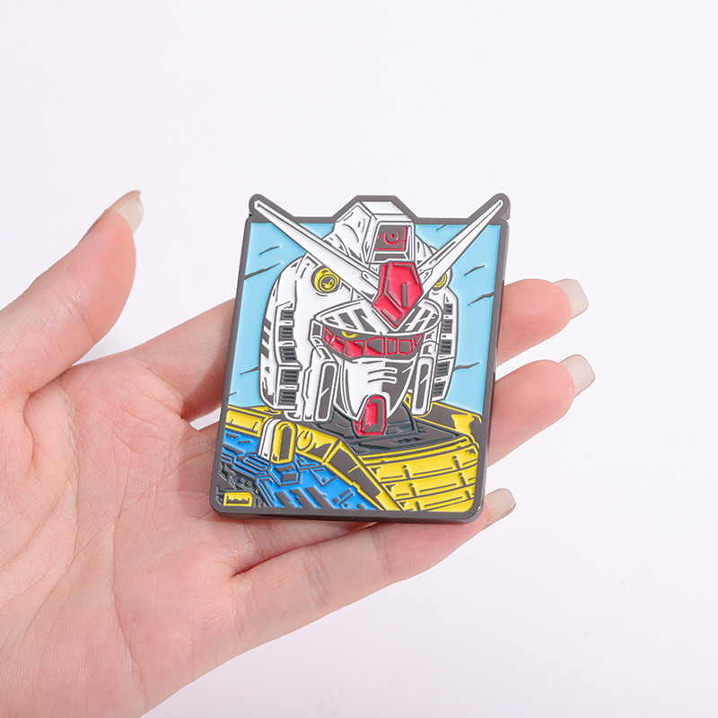 Cartoon Gundam Brooch Pins Giant Robots Brooch Metal Badges Anime ...