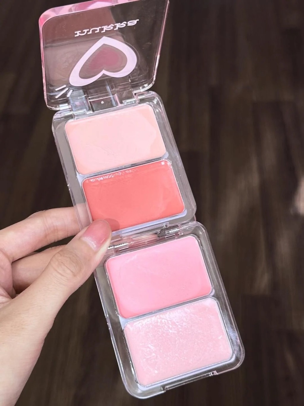 Nukka Water Shining Blush Red Disk Highlighting The Natural Brightening ...