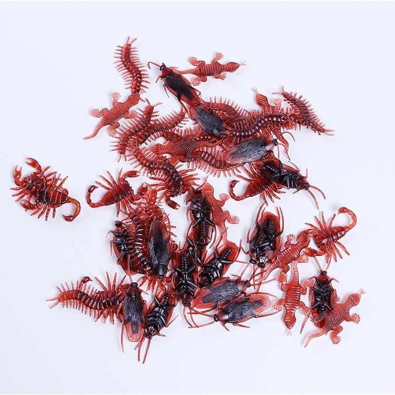 Halloween Realistic Bugs Plastic Fake Bug Trick Toys Insects Halloween ...