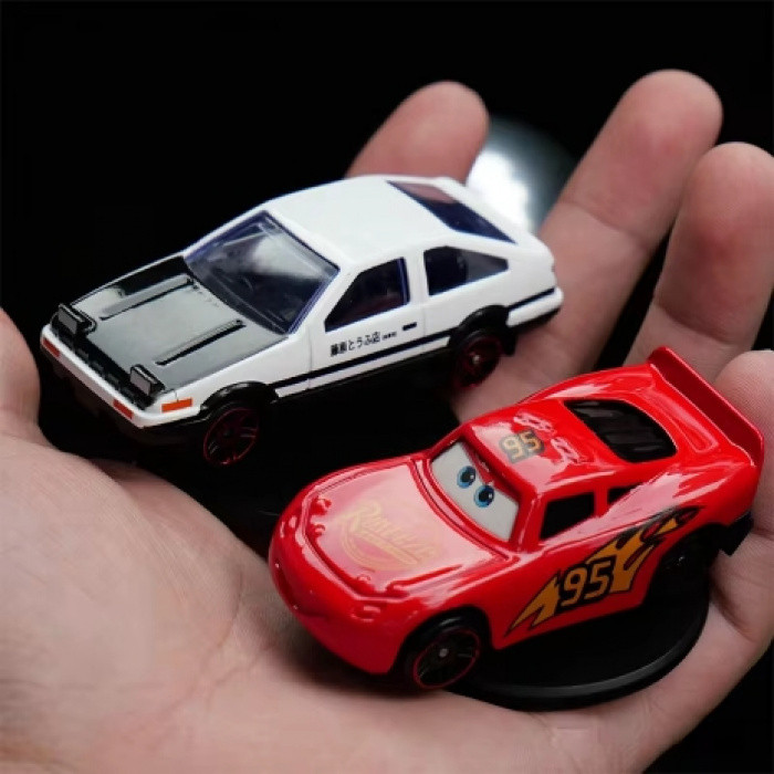 Lightning McQueen AE86 Rotating Car Decor - Drift Motion Dashboard ...