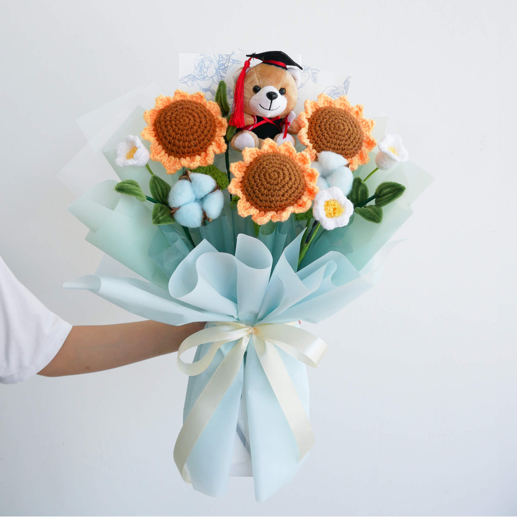 SHIOK 7 Inch Sunflower Crochet Convo Bear Bouquet For Graduation ...