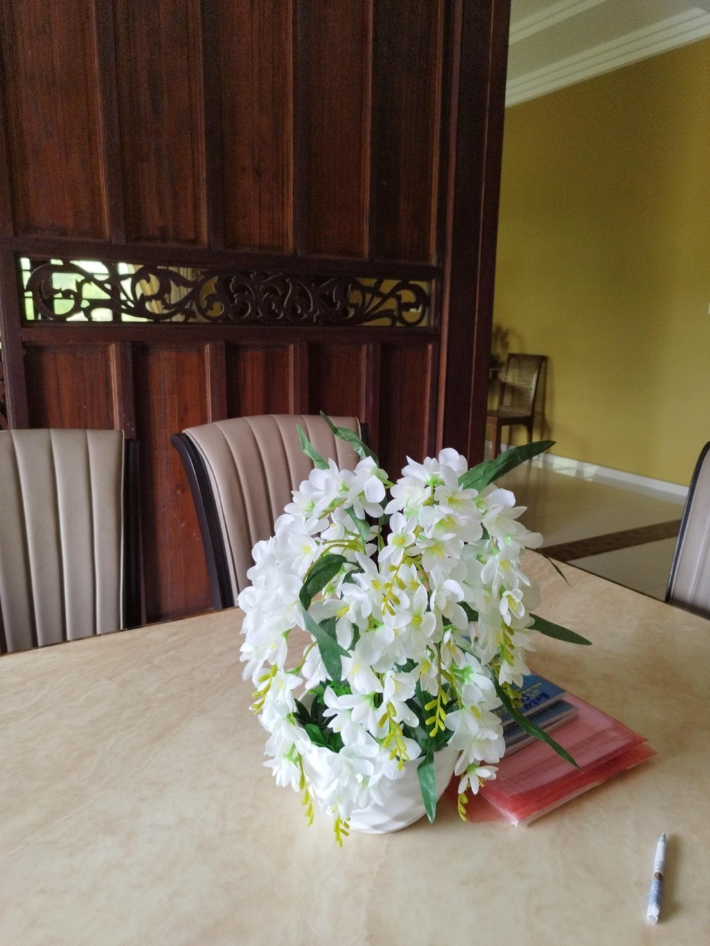 Pasu Dengan Bunga Decorative Artificial Potted Flower Bunga Freesia For ...