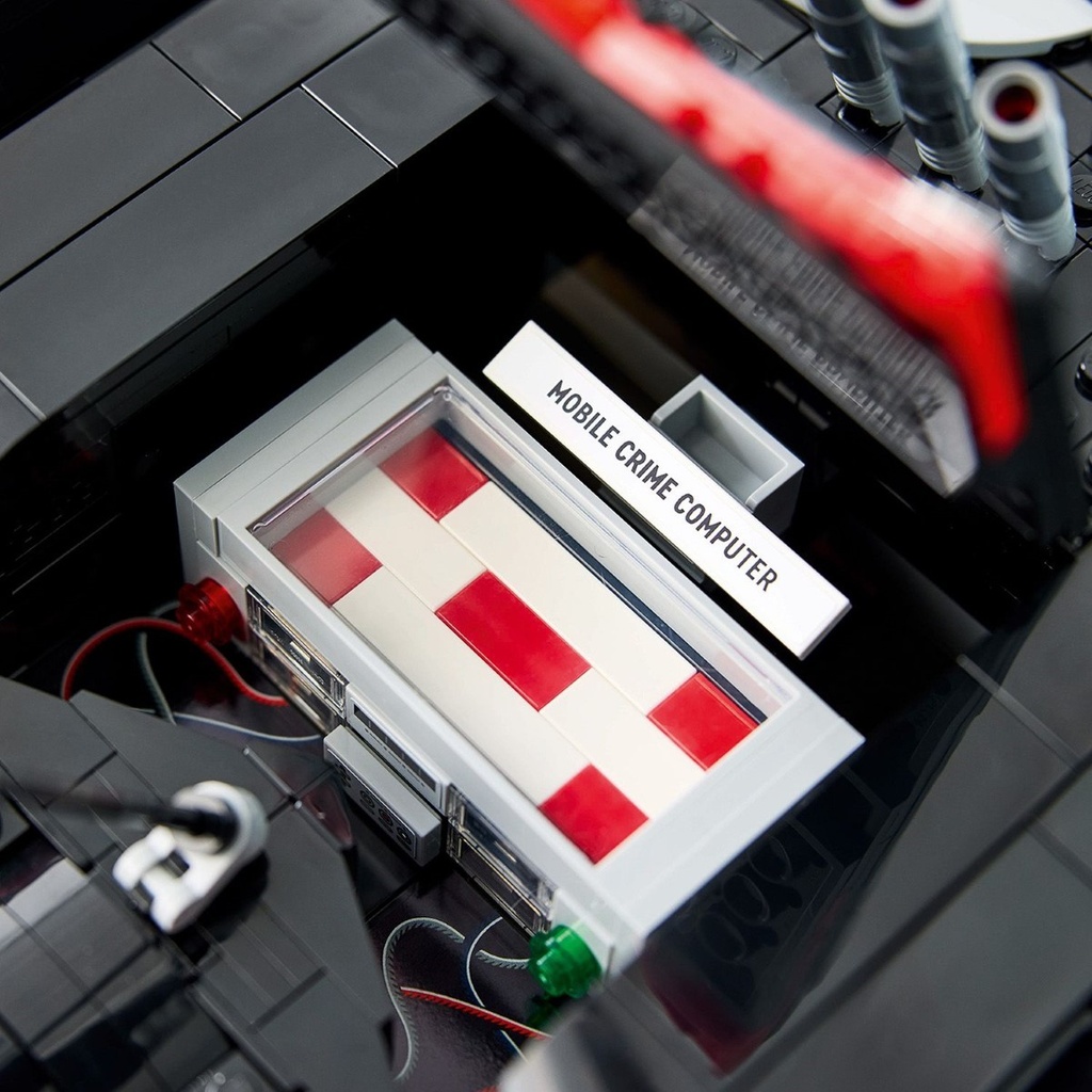 LEGO 76328 Super Heroes DC Batman™: The Classic TV Series Batmobile ...