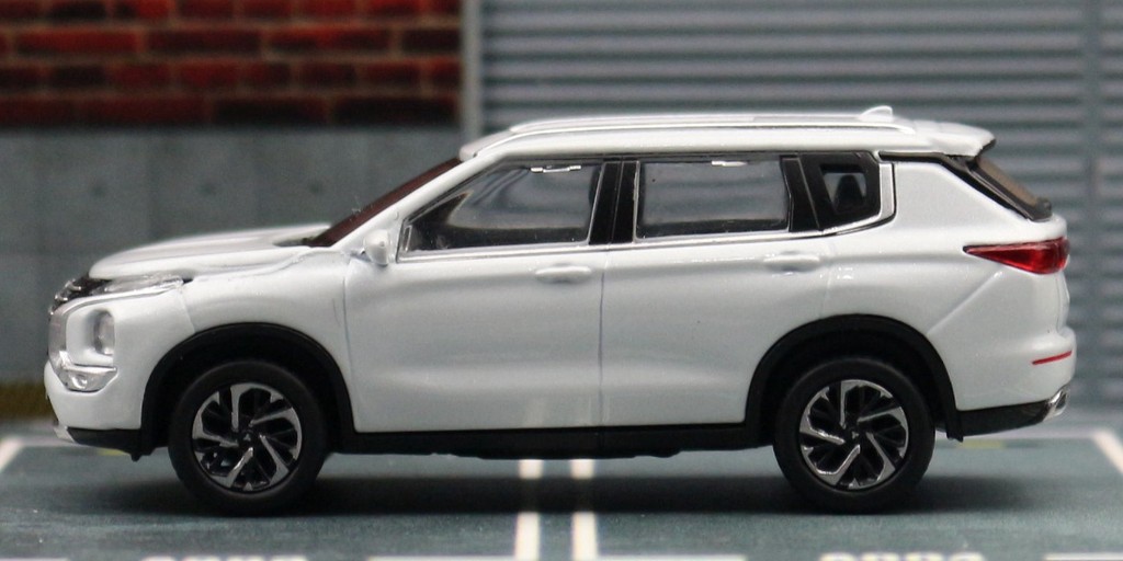 Original Model 1/64 Mitsubishi Outlander 2021 Diecast car Car Model ...