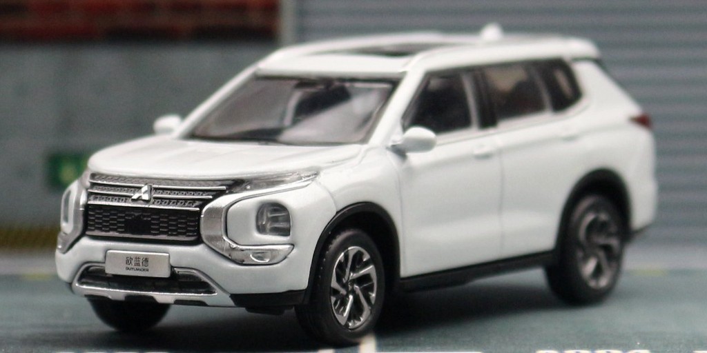 Original Model 1/64 Mitsubishi Outlander 2021 Diecast car Car Model ...