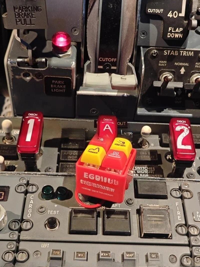 Airplane Alert Keychain with LED Light Warning Sound Simulator Pilot ...