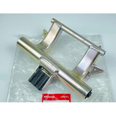 VARIO150 VARIO 150 BRACKET ENGINE ORIGINAL TAPAK BAWAH ENGINE ORI ...