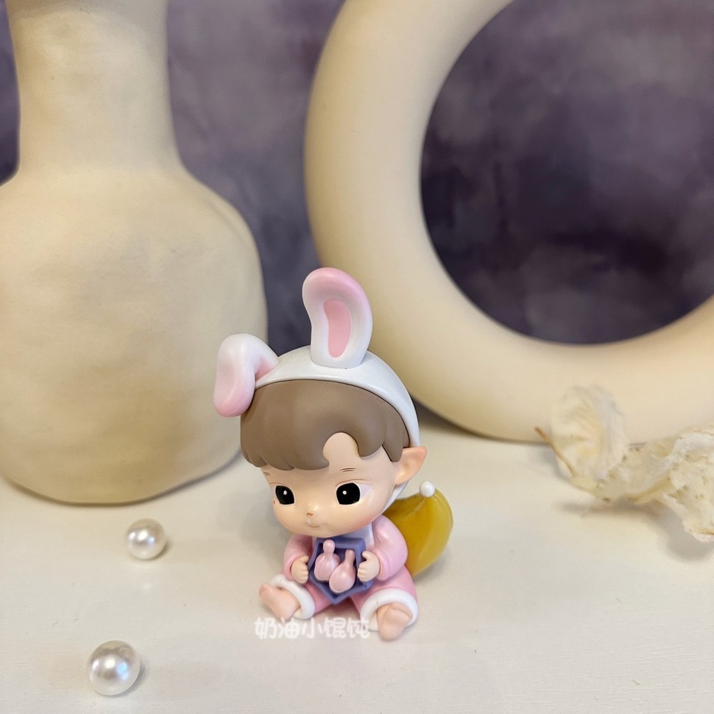 POPMART Hacipupu pink rabbit Limited Figure Elizabeth Arden ...