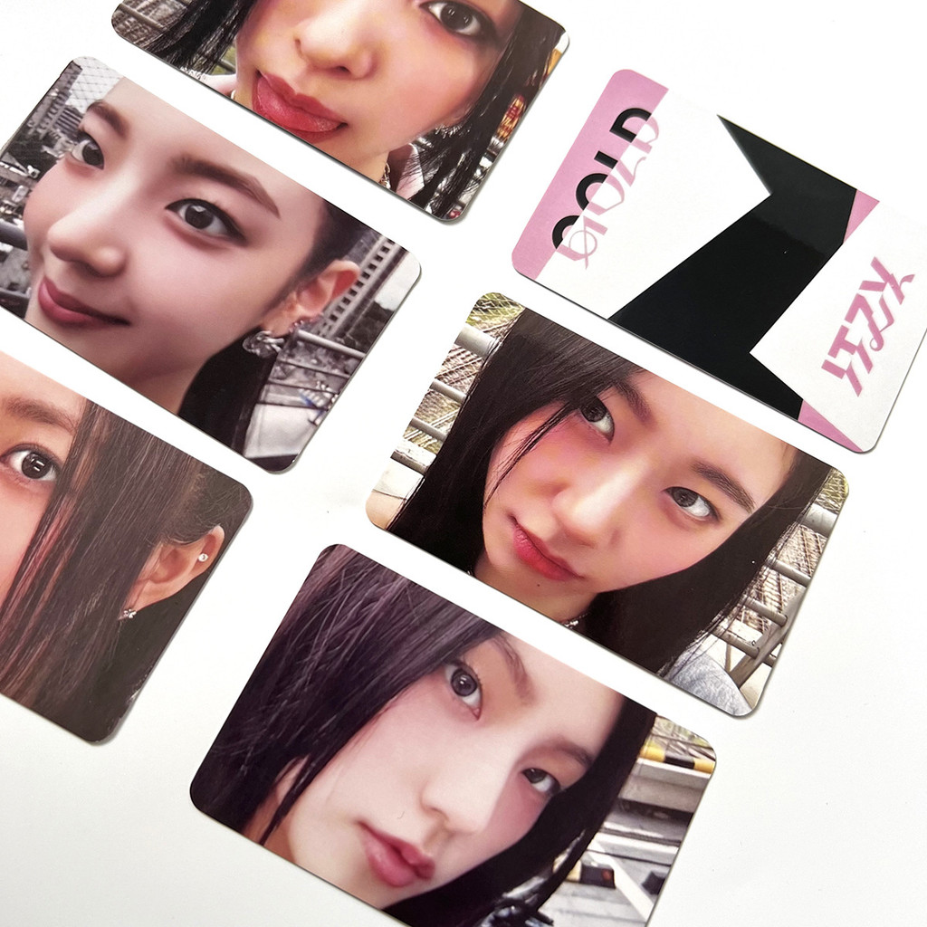 Kpop Idol ITZY Album GOLD Photocards | Shopee Malaysia