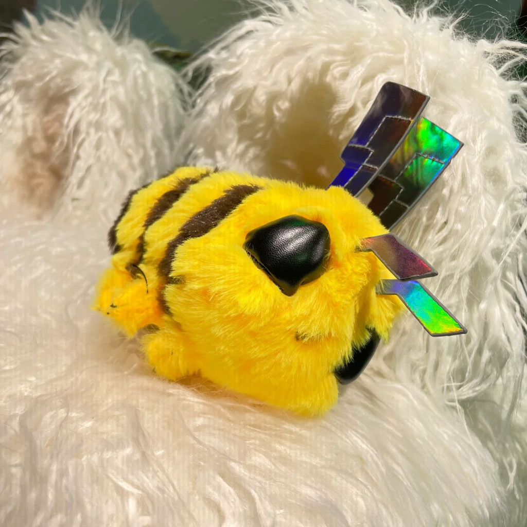 Minecraft Merchandise Cartoon Bee Plush Doll Fun Bumblebee Doll Pendant ...