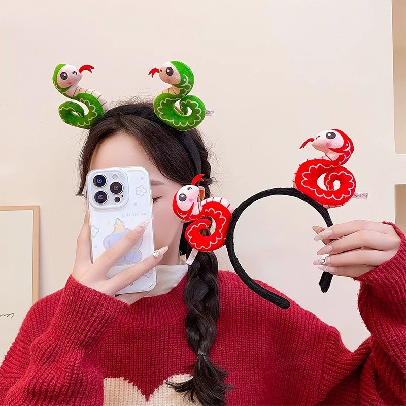 Year of The Snake Zodiac Headdress Cute Little Snake Doll Headband 2025 ...